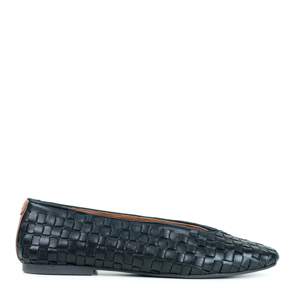 Kenneth Cole – The Shoe Shop